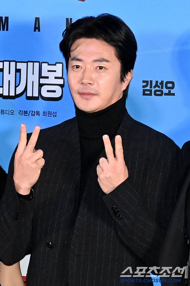 Sc현장 천국의 계단 우정ing히트맨2 권상우 최지우 손 잡고 설 극장가 흥행몰이종합