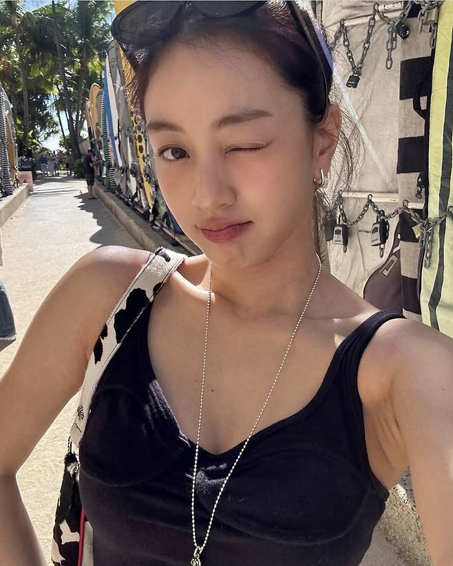 하와이에서 찍은사진 너무 예뻐 난리난 여가수 휴양지룩 뷰티는 내운명