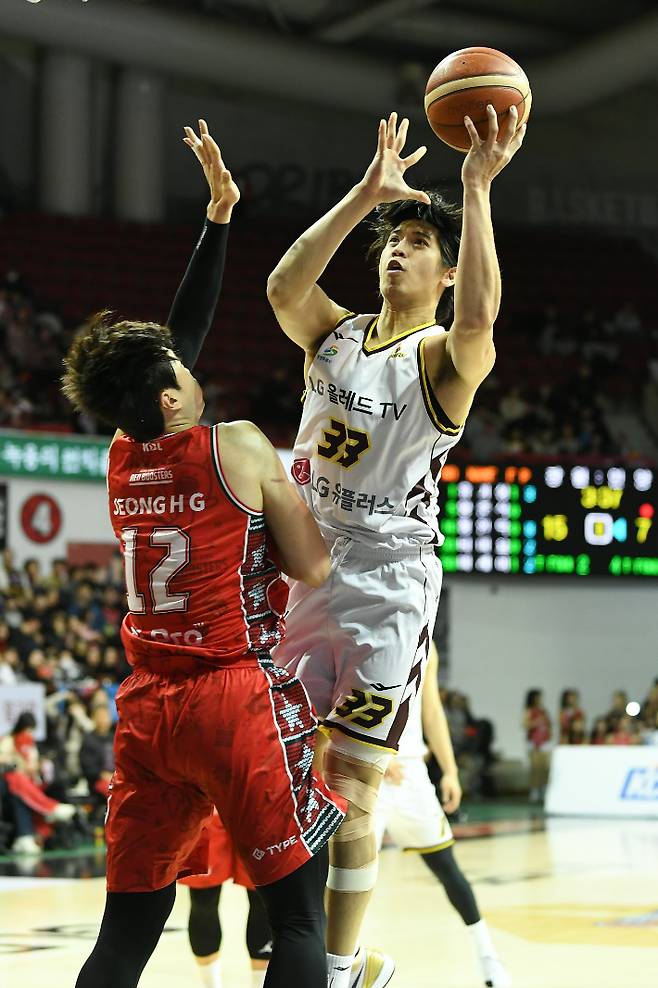 Kbl 亞쿼터의 새 역사용병 안 부러운 다재다능 Lg 칼 타마요