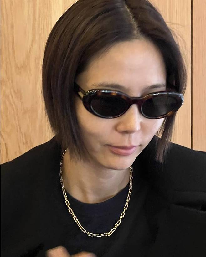 김나영 큼직한 생로랑백에 하늘색 외제차까지 사방이 억소리나는 럭셔리 데일리룩 뷰티는 내운명