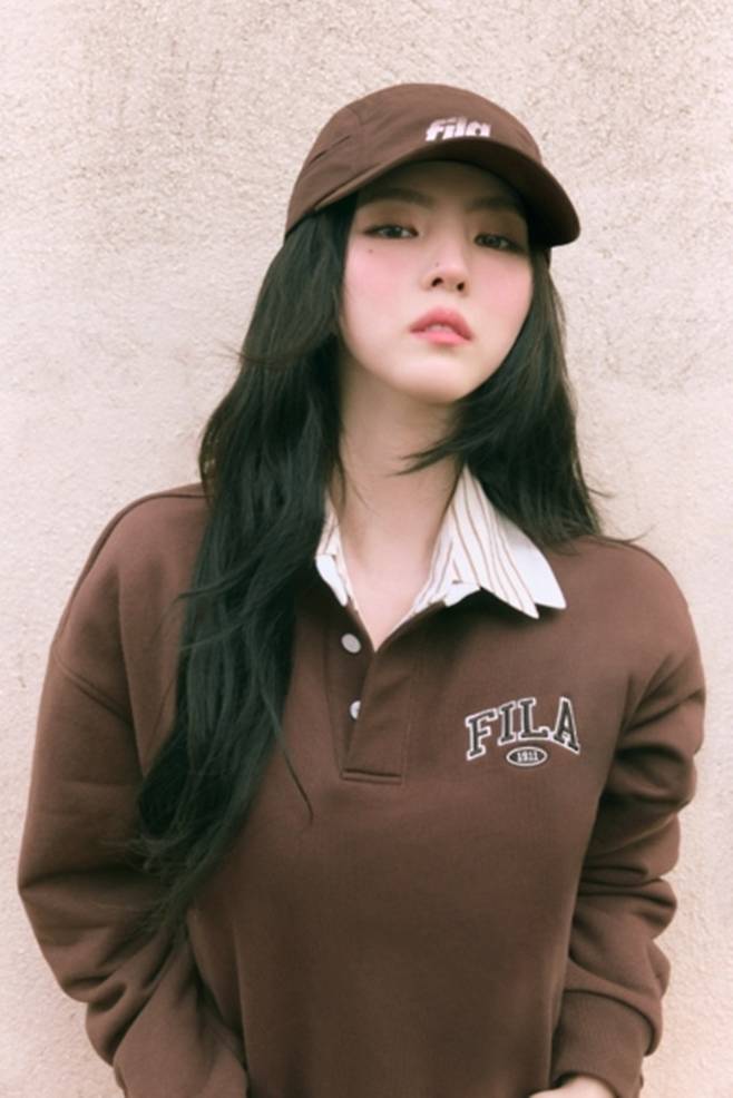 한소희 초코에 반했다 따사로운 봄 햇살 닮은 초코 블록코어룩 패션엔