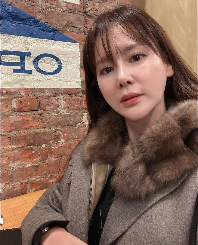 안정환♥ 이혜원 여전한 미스코리아 아우라 브라운 퍼 코트룩으로 레전드 스타와 라이프