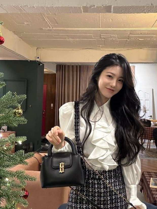 10대들의 전지현 신예은 169cm·47kg 비율로 미니스커트 완벽 소화 스타와 라이프
