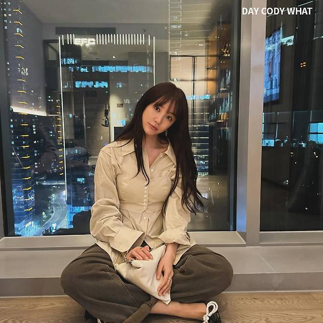 베이비복스 윤은혜의 일상패션 엿보기 내일 옷 뭐입지