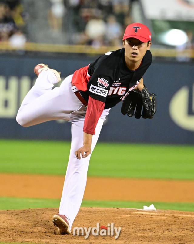 유)승철아 나 보지 마, 앞만 보고 던져” KIA 27세 유마모토의 ‘스르륵’을 자주 본다면…꽃범호 소원성취