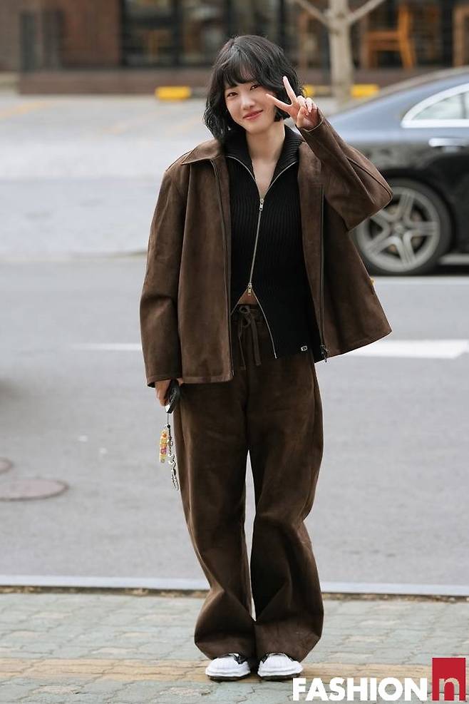 앙혜지 단짠 로맨스 포텐 멋스러운 스웨이드 수트 종방연 패션 패션엔