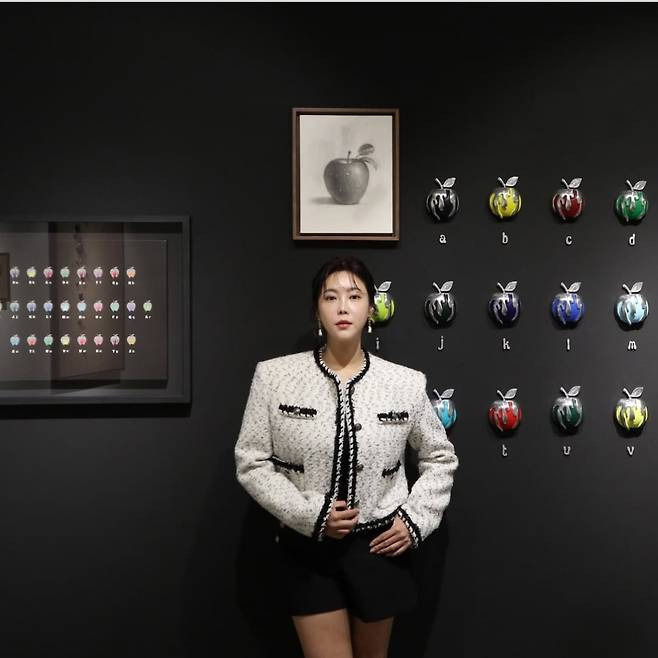18kg 감량 솔비 쇼츠도 버거운 슬림 라인 크롭 트위드 재킷으로 세련미 과시 스타와 라이프