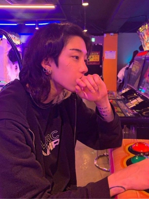 아버지가 재벌기업 창업주라고 밝혀져 팬들 충격에 빠트린 가수 연예는 내운명