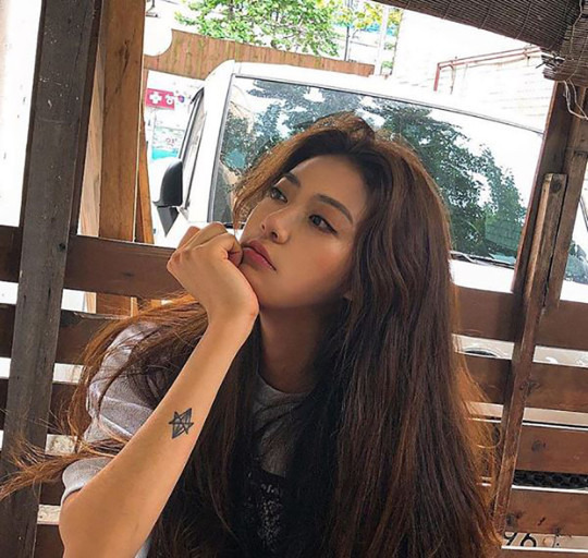 30세에 18살 연상과 열애설 없이 깜짝 결혼발표한 얼짱 탑스타 스포엔 뉴세이