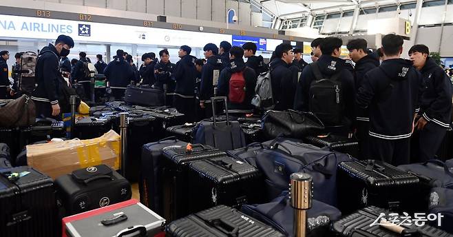 나가는 것엔 순서 없다” 한화 김경문 감독 스프링캠프 무한 경쟁 예고훈련량↑