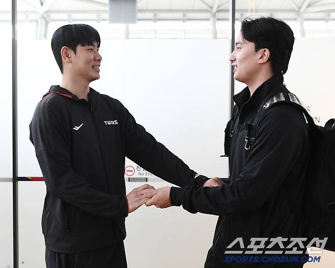 하필 같은 비행기라니 Kia는 비즈니스 Lg는 이코노미 1r 신인은 그래도 Lg가 좋습니다 인천공항 현장