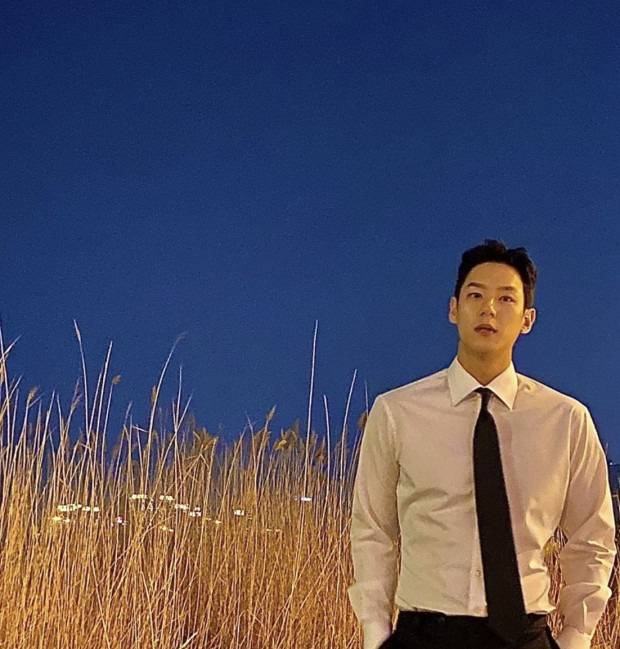공개적으로 남자친구와 해외여행 사진 자랑하더니 1년만에 깜짝 소식 전한 배우 커플 스포엔 뉴세이