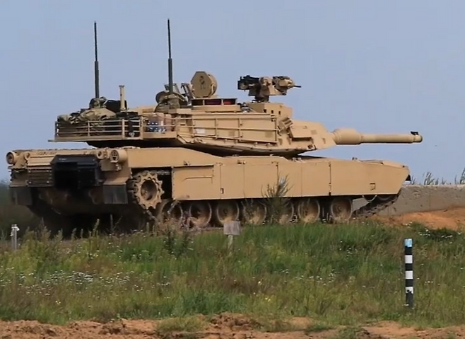 업그레이드를 통해 더욱 강력해지는 M1 에이브람스 전차 군사돋보기