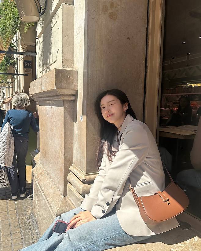 얼짱에서 배우로 톱배우 여동생 성공적인 변신과 새로운 도전 여배우 일상룩 라이프업