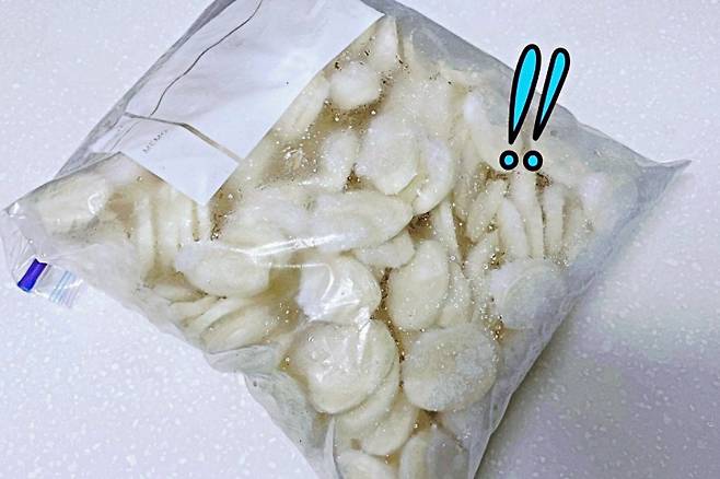 냉동떡국떡 물에 바로 담그면 바보 이렇게 해야 갈라짐 없고 맛있습니다~ 쏙쏙팁