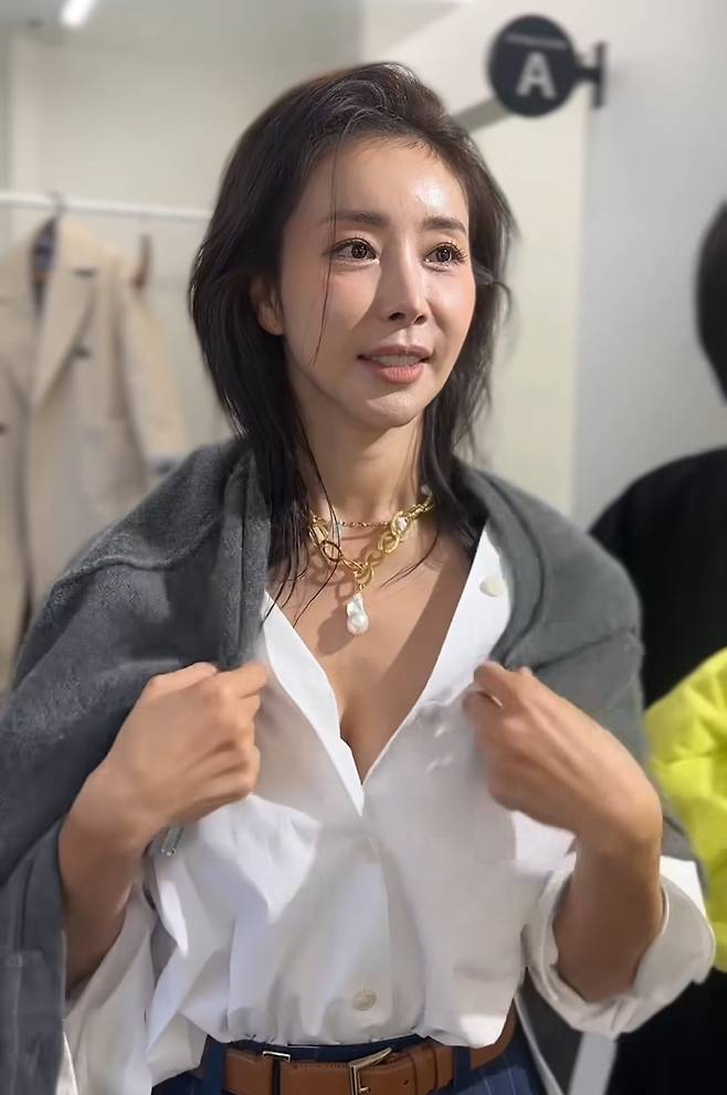 한다감 청담동에서 꾸미니 확 달라 단추 풀고 속살 드러낸 과감한 셔츠룩 뷰티는 내운명