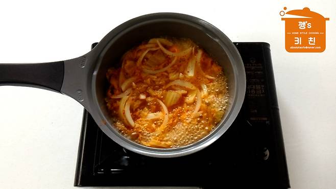 참치김치찌개는 물 대신 이것을 넣고 끓이세요 평생 써먹는 참치김치찌개 레시피 입니다 깽스키친