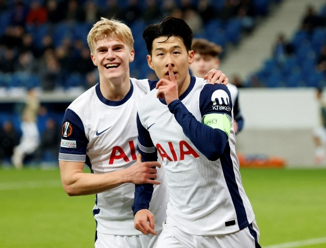 ‘정말 미쳤다 손흥민 Epl 새 역사 쓰고 비판 여론 ‘쉿9시즌 연속 공식전 10골 이상 대기록