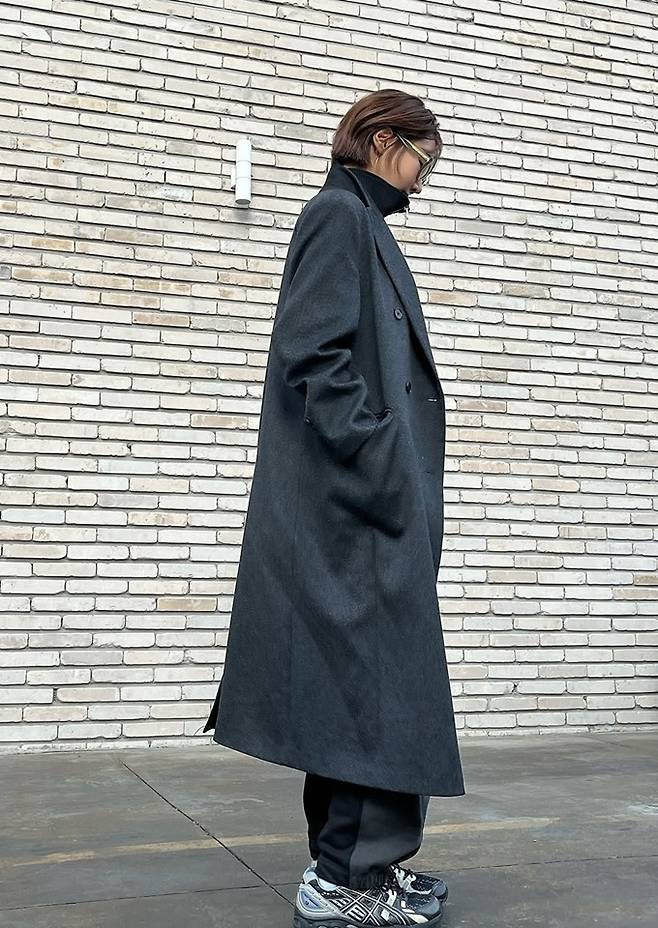 고준희 빵집 가는 패셔니스타 패션피플 기죽이는 숏컷 코트 핏 얼죽코룩 패션엔