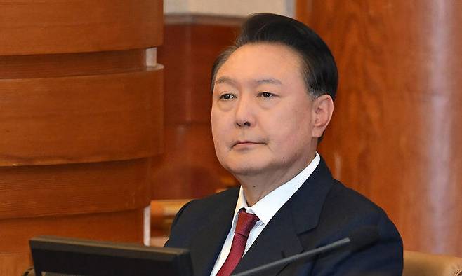 법원의 尹 구속 연장 불허 공수처법 26조가 검찰 수사 ‘발목