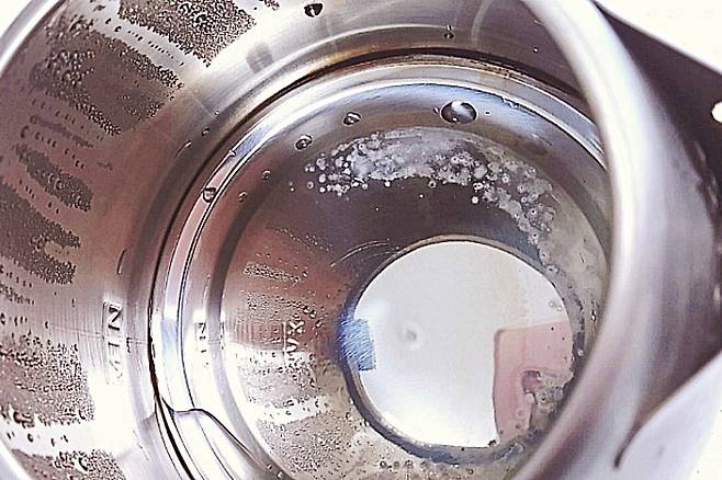 커피포트 세균덩어리 석회 제거는 이 방법이 정말 최고네요~ 쏙쏙팁
