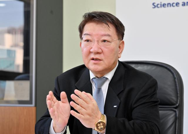 바이오 산업에서도 반도체의 Hbm 같은 대체 불가 기술 키워내야죠