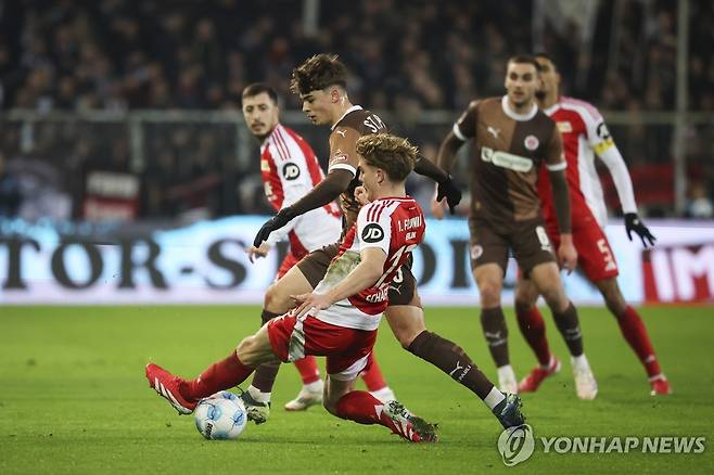정우영 명단 제외 우니온 베를린 장크트파울리에 0 3 완패