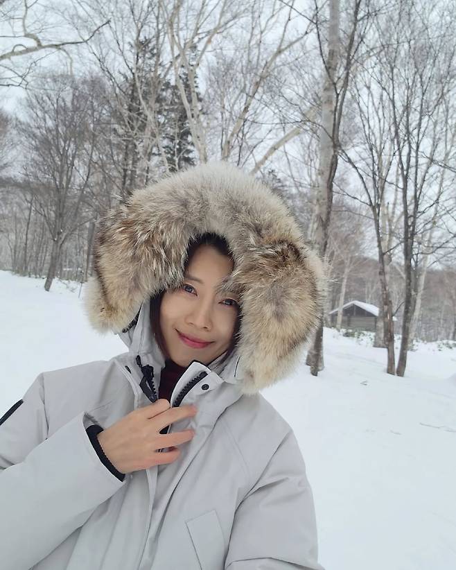 소속사 대표의 10년 사랑 결실을 맺은 여배우 일상룩 라이프업