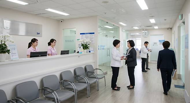 60대 여성은 꼭 받아야 할 필수 건강검진 정리 반딧불