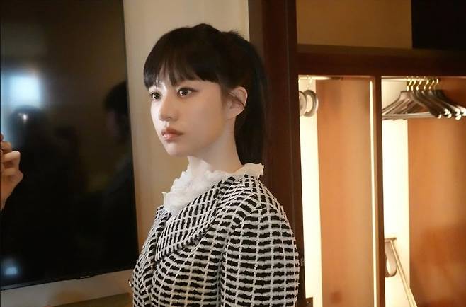 고윤정 샤넬의 극진한 초대 파리가 들썩인 여신미모 트위드 셋업룩 대본은 내운명