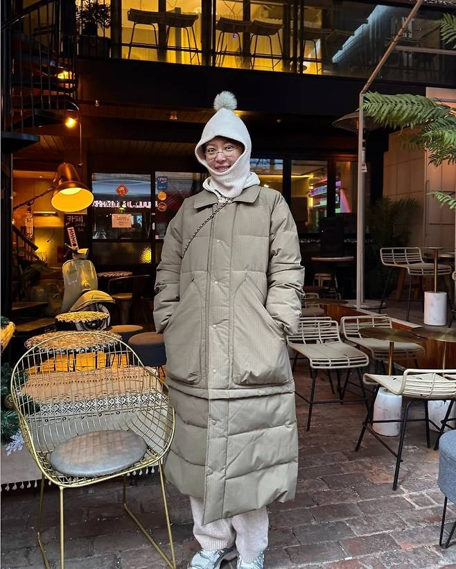 황정음 을지로 접수 방한 패딩비니로 완성한 힙한 겨울 패션으로 화제 스타와 라이프