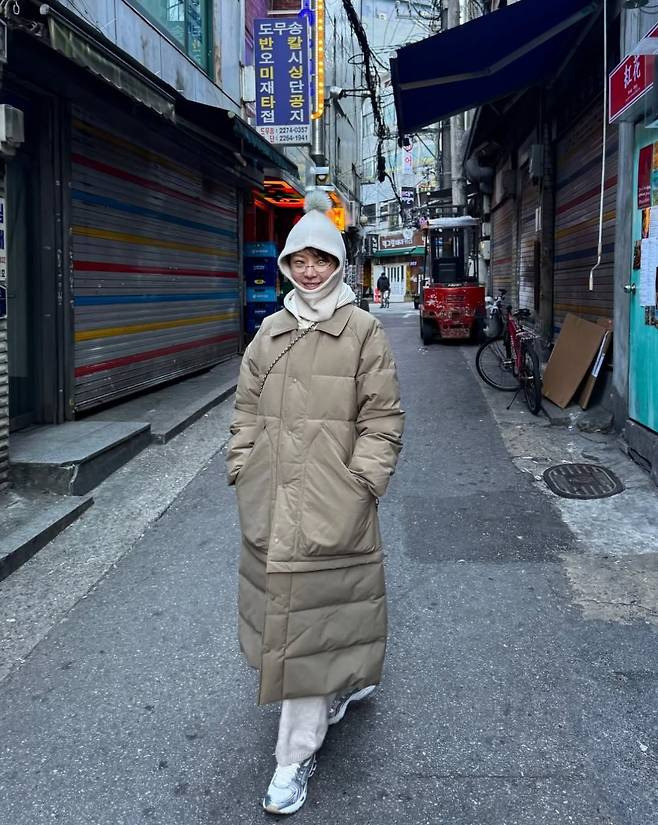 황정음 을지로 접수 방한 패딩비니로 완성한 힙한 겨울 패션으로 화제 스타와 라이프