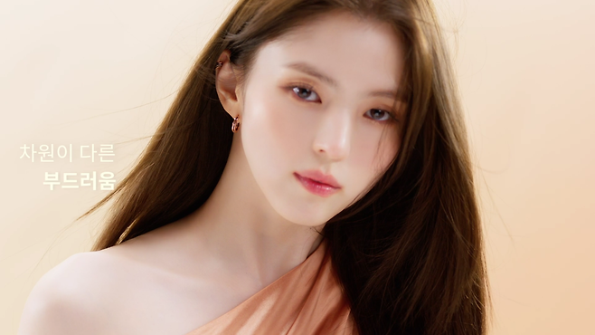 한소희 머릿결까지 여신자태 백옥피부에 흐르는 비단 같은 헤어 스타일링 뷰티는 내운명
