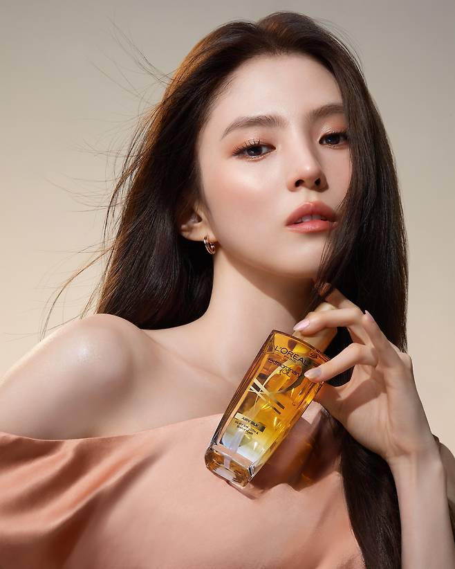 한소희 머릿결까지 여신자태 백옥피부에 흐르는 비단 같은 헤어 스타일링 뷰티는 내운명