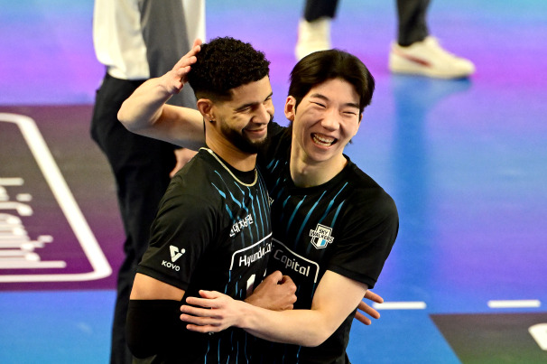 화끈한 연승 제조기 레오·메가 V리그 4r 남녀 Mvp 선정