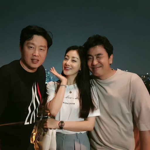 얼마나 동안이길래 50대 동갑친구에 반말했다 ‘싸가지 없다 욕먹었다는 여배우 스포엔 뉴세이