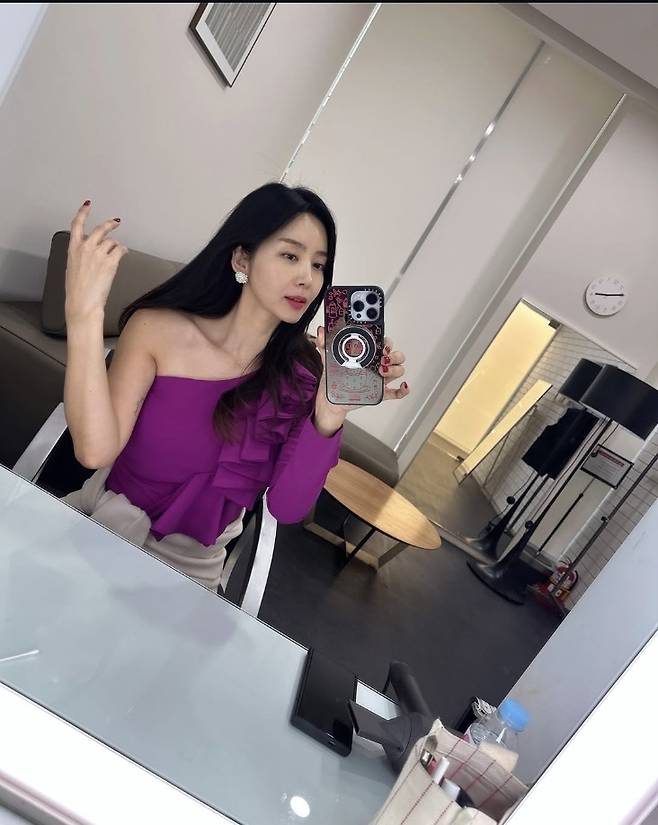 얼마나 예쁘길래♥대기업 부회장 2세와 결혼했는데 남들은 남편이 부럽다는 여배우드레스룩 대본은 내운명