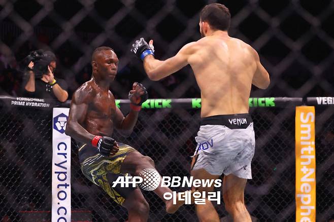 전 Ufc 챔피언 아데산야 또 Ko로 무너졌다충격의 3연패