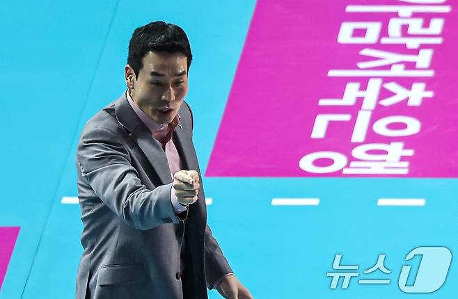 연패 위기 정관장 피치 봉쇄령흥국생명 중앙 막히면 측면으로