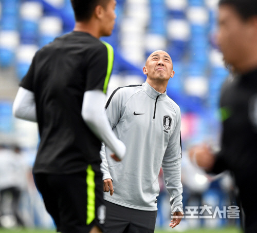 ‘차붐의 길 걷는 차두리 감독의 유쾌한 도전 아버지보다 잘할 수 있다 꼴찌는 안 했으면” 단독인터뷰