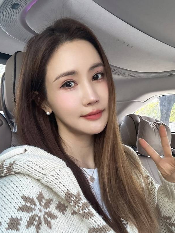 ‘방송 4시간 100억 실화 중국이 반한 여배우 미니스커트룩까지 화제 스타와 라이프
