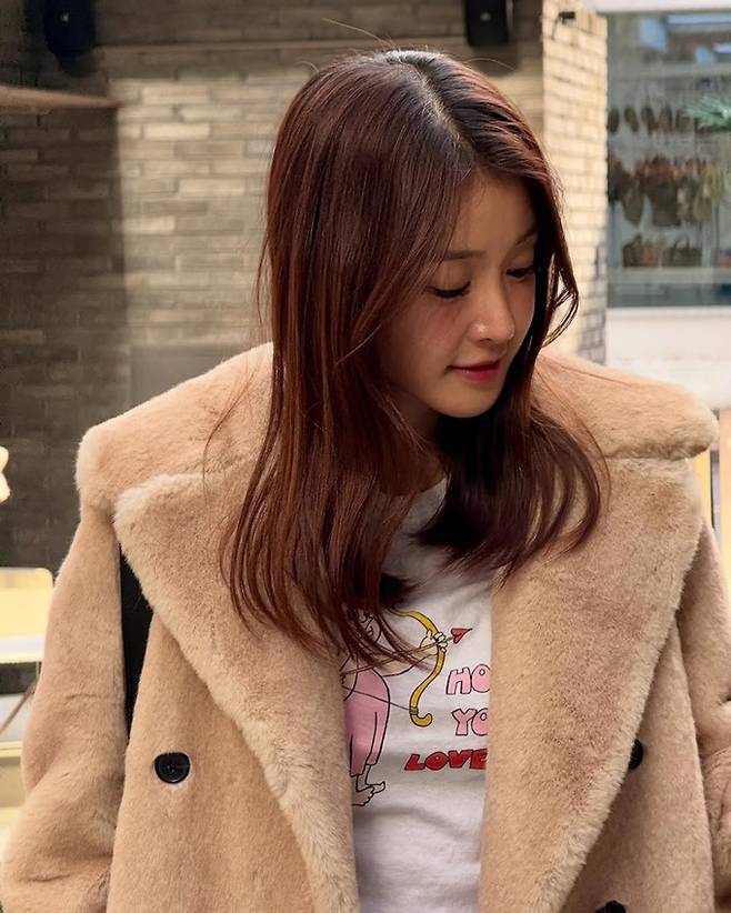 이시영 최강 한파에 맞선 시어링 무스탕 핑크 팬츠 조합 시선강탈 패션엔