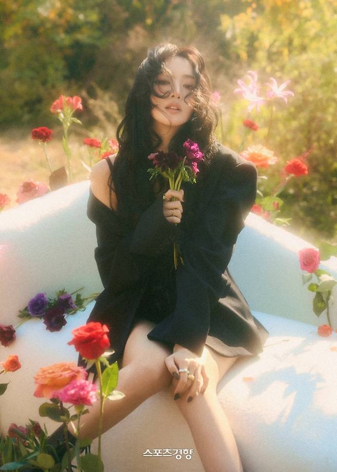 첫 솔로 여자아이들 민니 싱어송라이터로 거듭