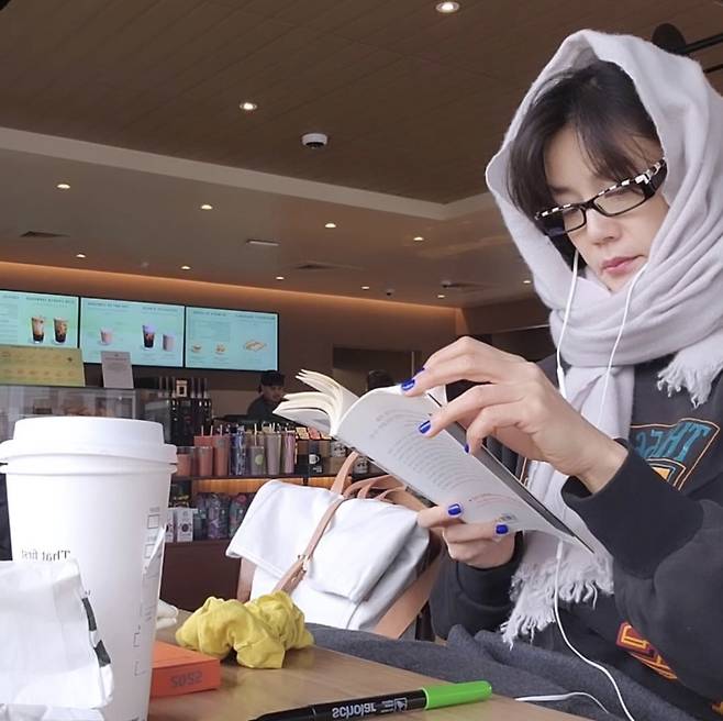 김지호 장성한 20살 딸과 La대학 구경 젊음을 만난 50대 얼죽코 여행룩 대본은 내운명