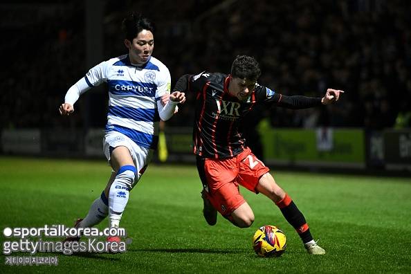 '혹시 너 E야?' 양민혁, QPR에 해피바이러스 전파…日 FW와 '짱친' 먹고 9살 형에게 '선물공세'