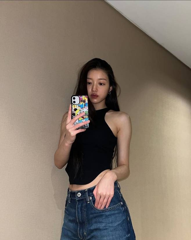 진짜 키 맞아 159cm인데 모델 뺨치는 비율 연예인의 데님룩 화제 스타와 라이프