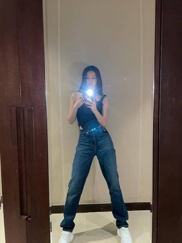 진짜 키 맞아 159cm인데 모델 뺨치는 비율 연예인의 데님룩 화제 스타와 라이프