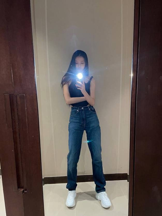 진짜 키 맞아 159cm인데 모델 뺨치는 비율 연예인의 데님룩 화제 스타와 라이프