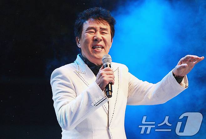 국민가수 송대관 별세갑작스러운 비보에 가요계·팬들 눈물종합