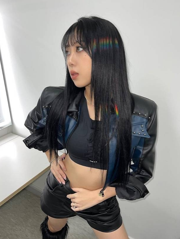이렇게 달라질 줄이야 13kg 감량 후 여신 미모 된 여가수 크롭 패션까지 완벽 스타와 라이프